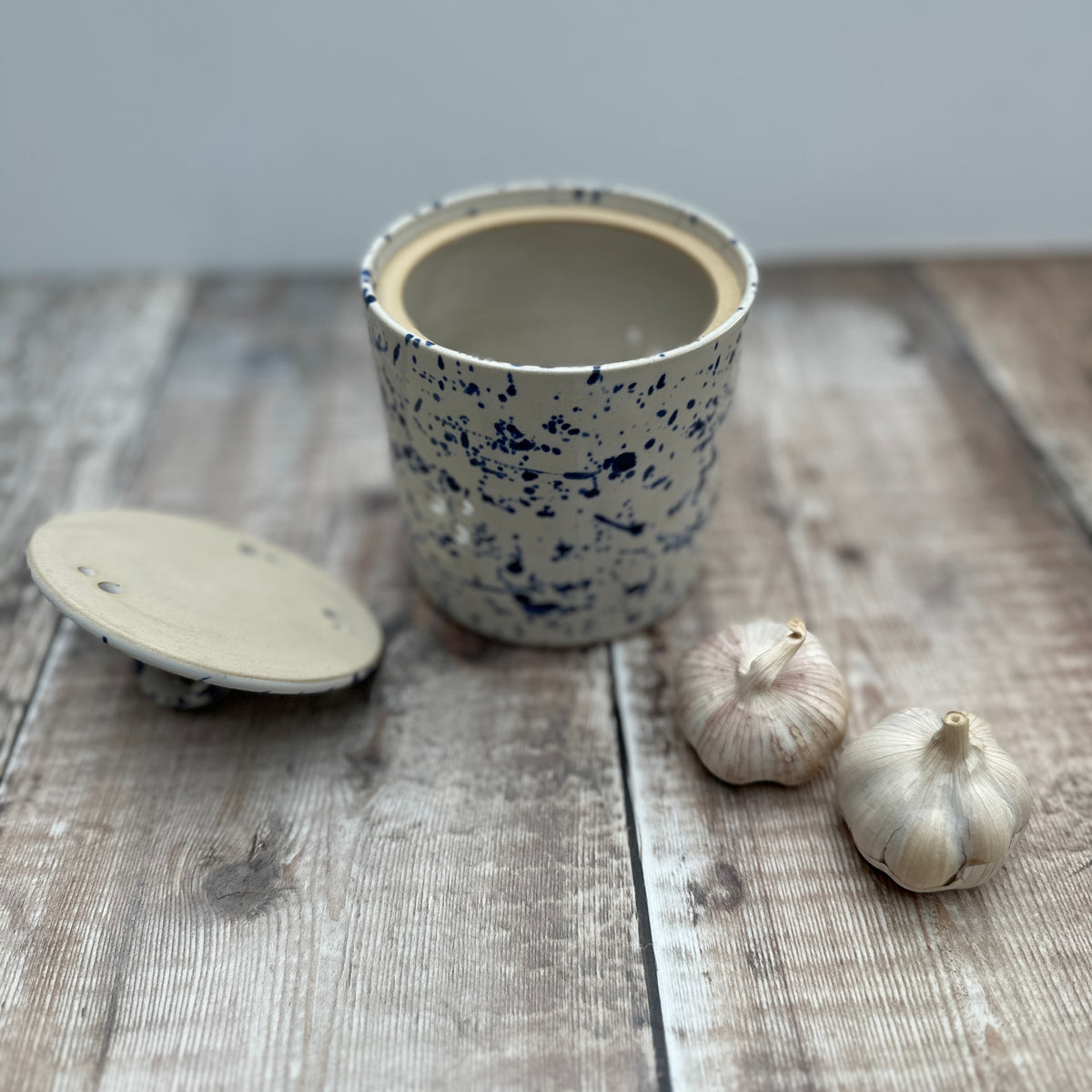 Handmade Splatterware Garlic Pot – Rhubarb & Hare