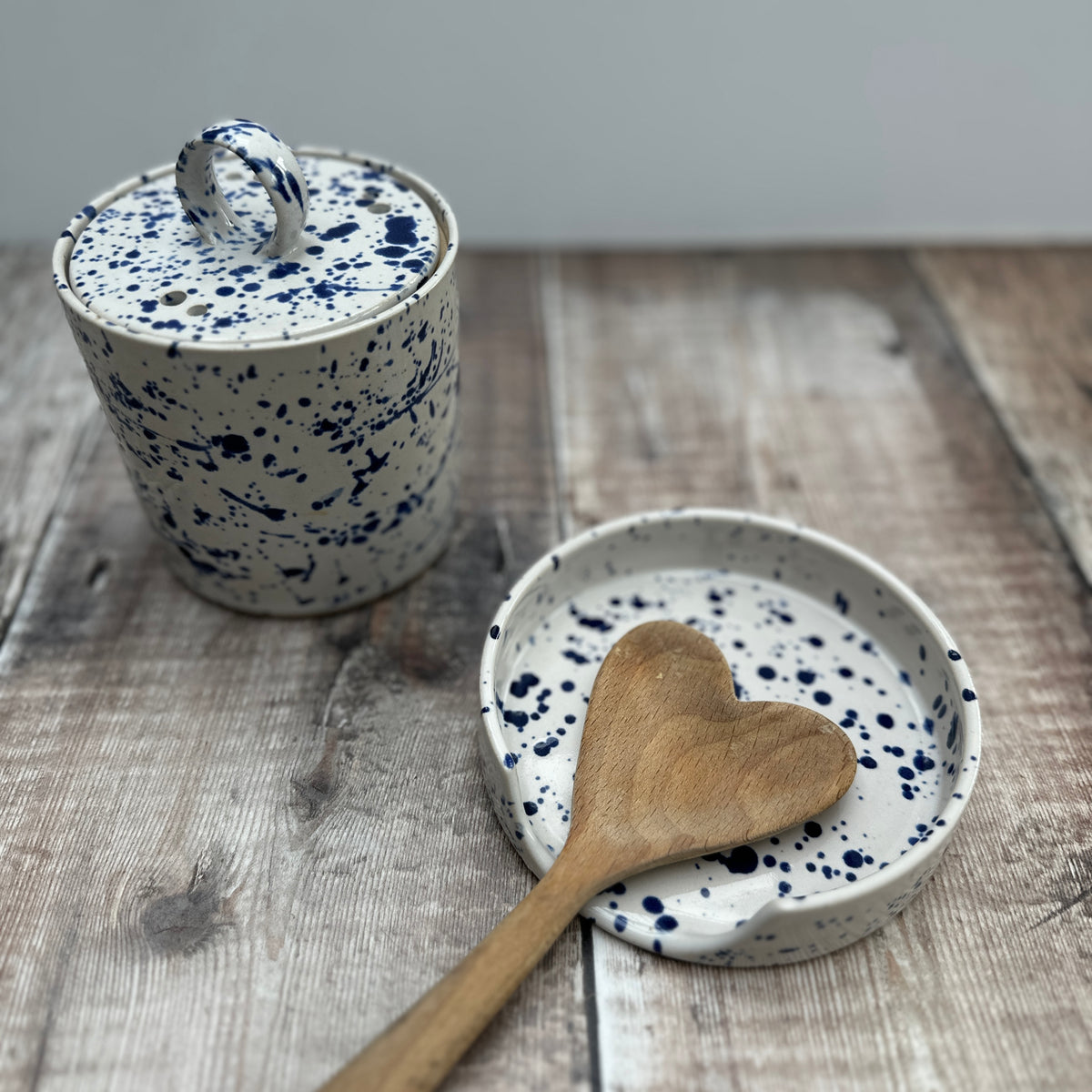 Handmade Splatterware Garlic Pot – Rhubarb & Hare